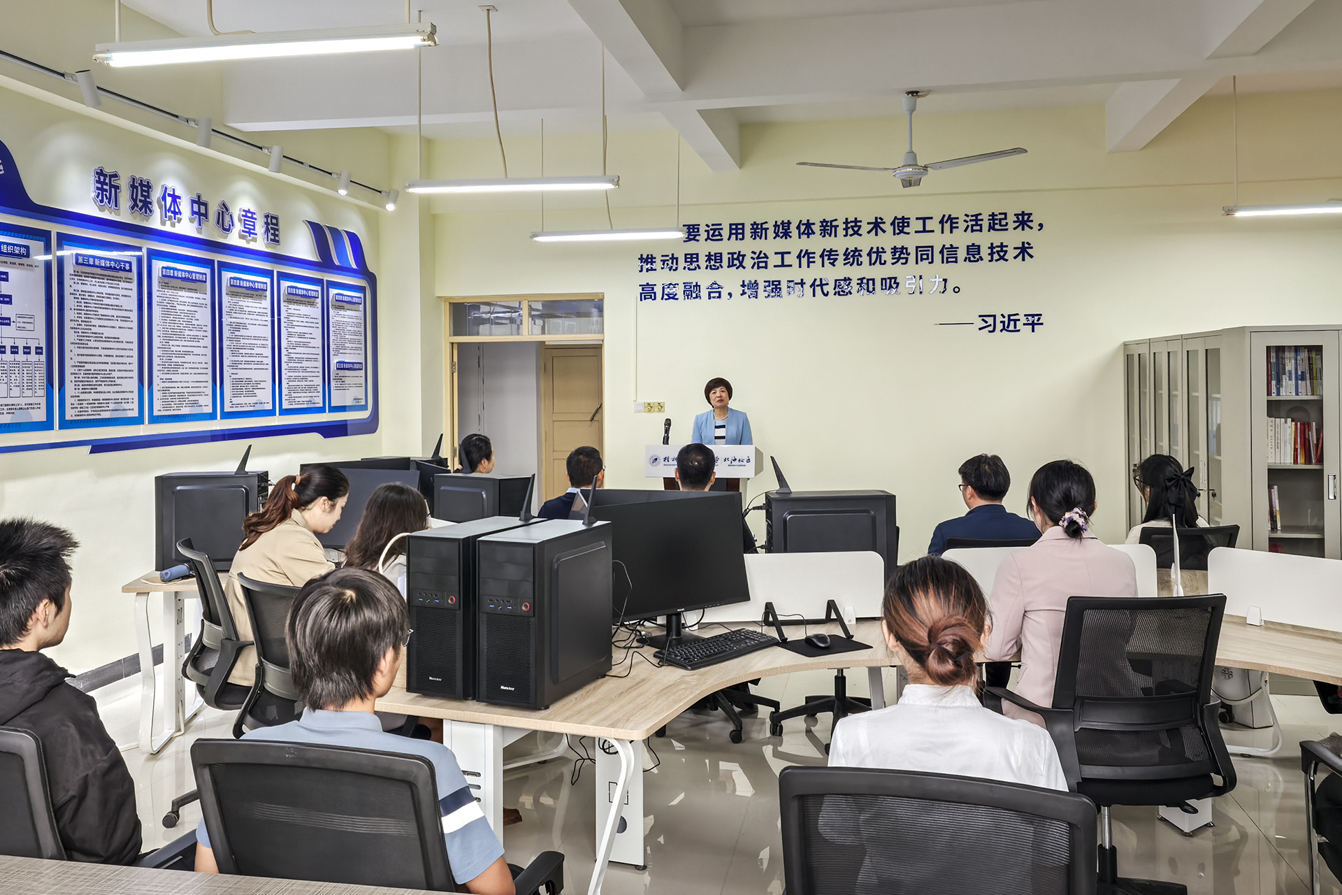 北海校区举行校区新媒体中心揭牌暨网络思政工作室授牌仪式（图）